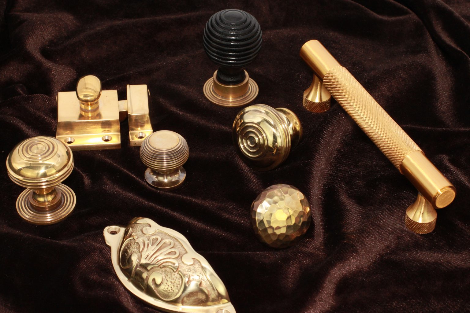 How to Style Your Kitchen with Luxury Brass Handles - SPIRA BRASS